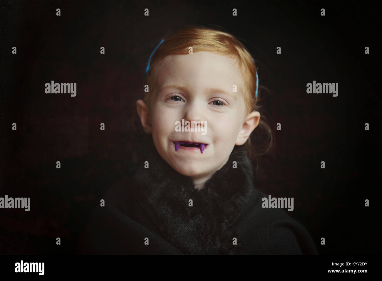 Vampire girl hi-res stock photography and images - Alamy