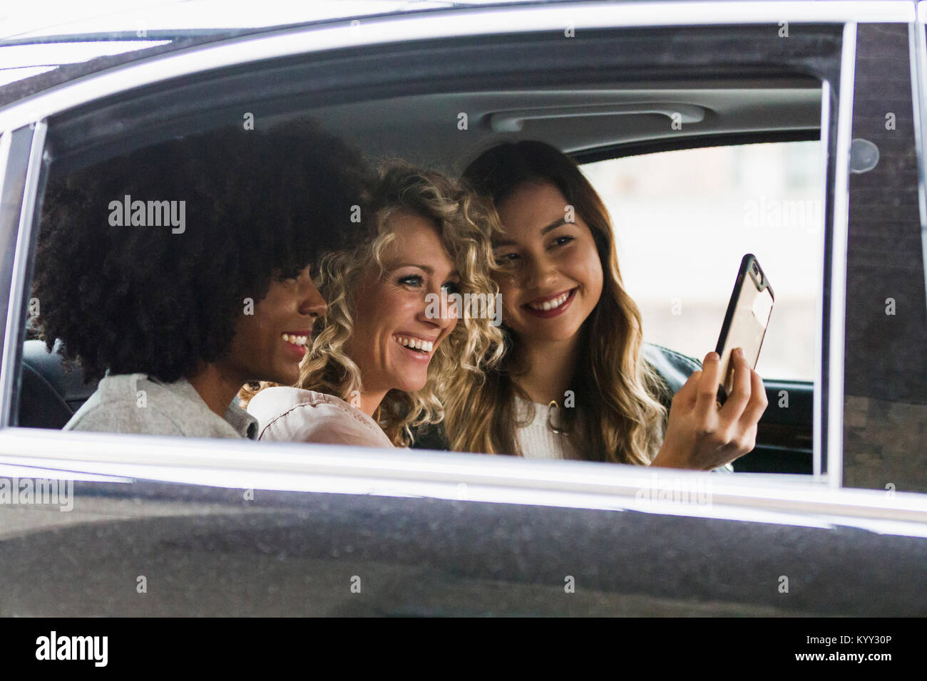 Black woman selfie car hi-res stock photography and images - Alamy