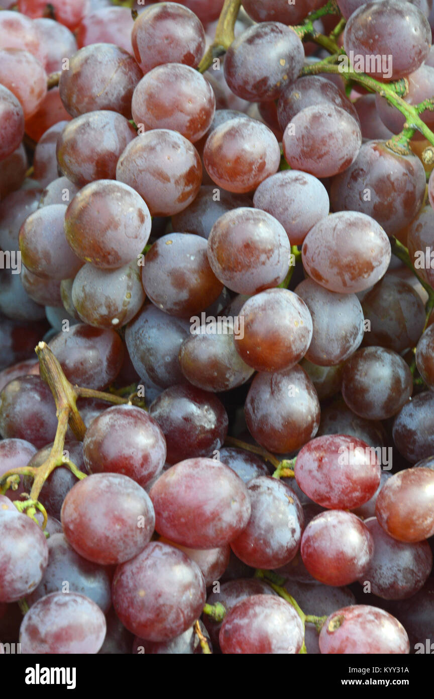 red grapes background Stock Photo - Alamy