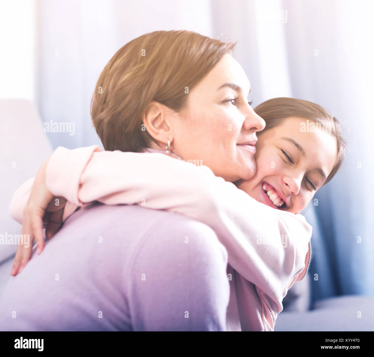 Daughter asks for forgiveness and reconciled with her mother after ...