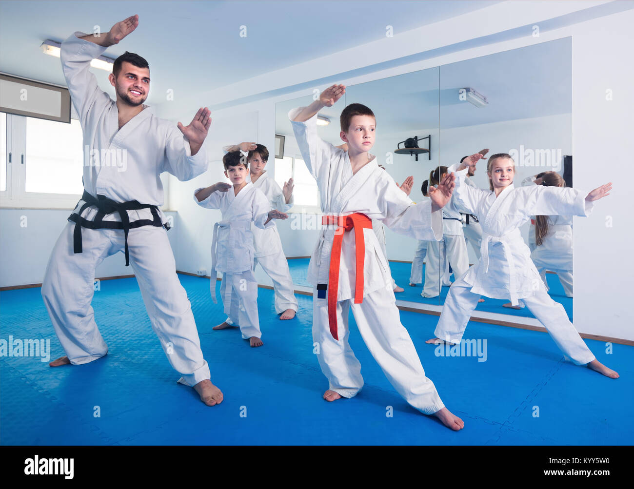 Karate class hi-res stock photography and images - Alamy