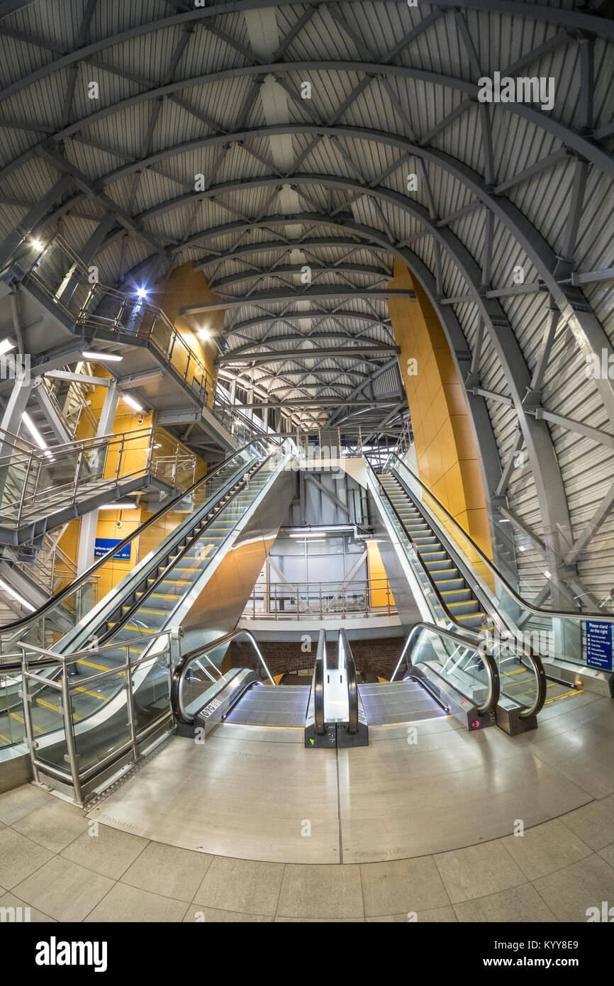 Leeds Train Station new southern entrance, Leeds, West Yorkshire ...