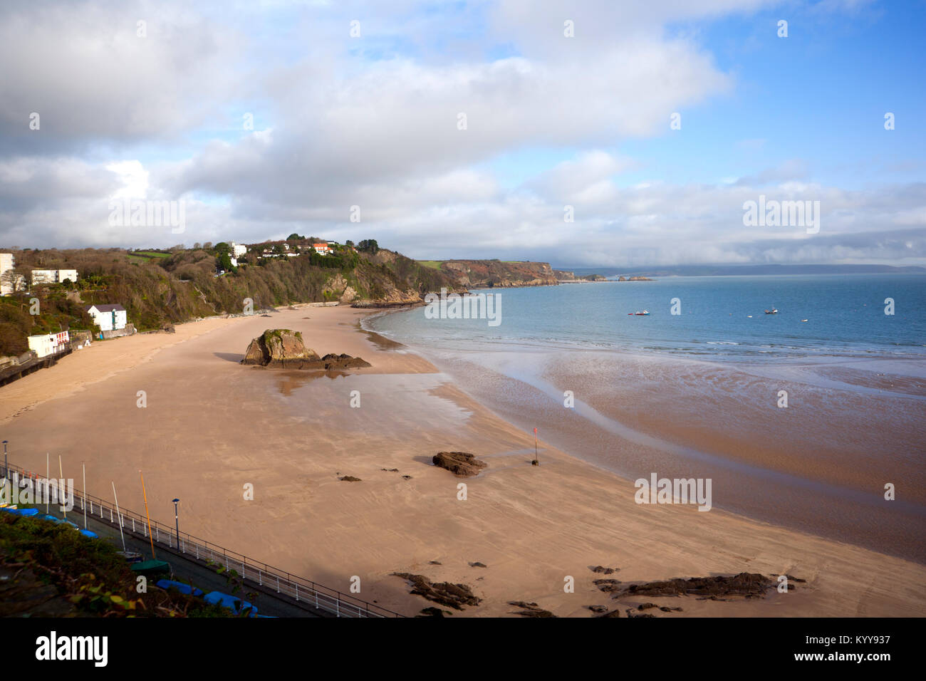North beach tenby winter hi-res stock photography and images - Alamy