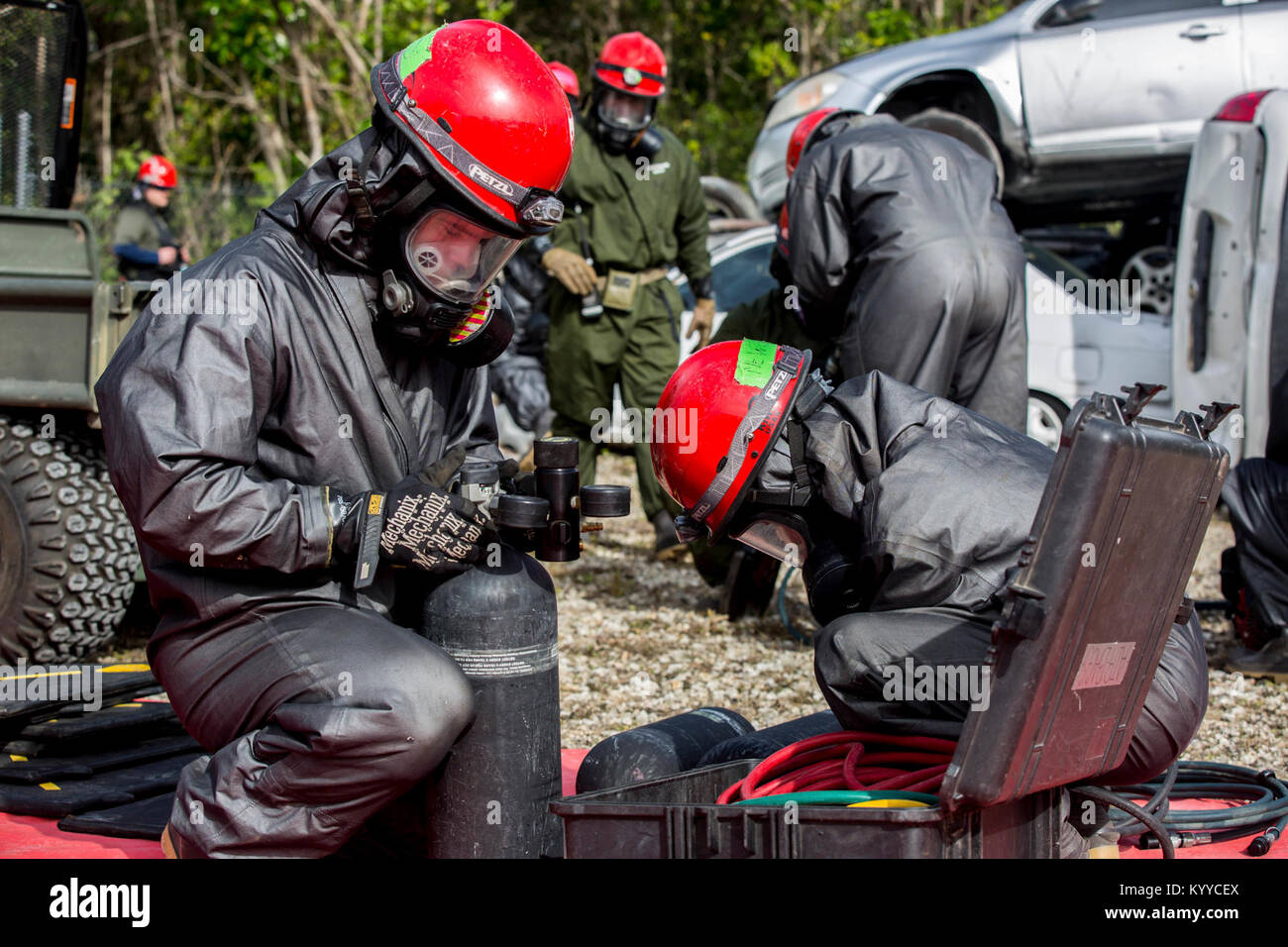 U.S. Army Reserve Soldiers with the 468th Engineer Detachment from ...