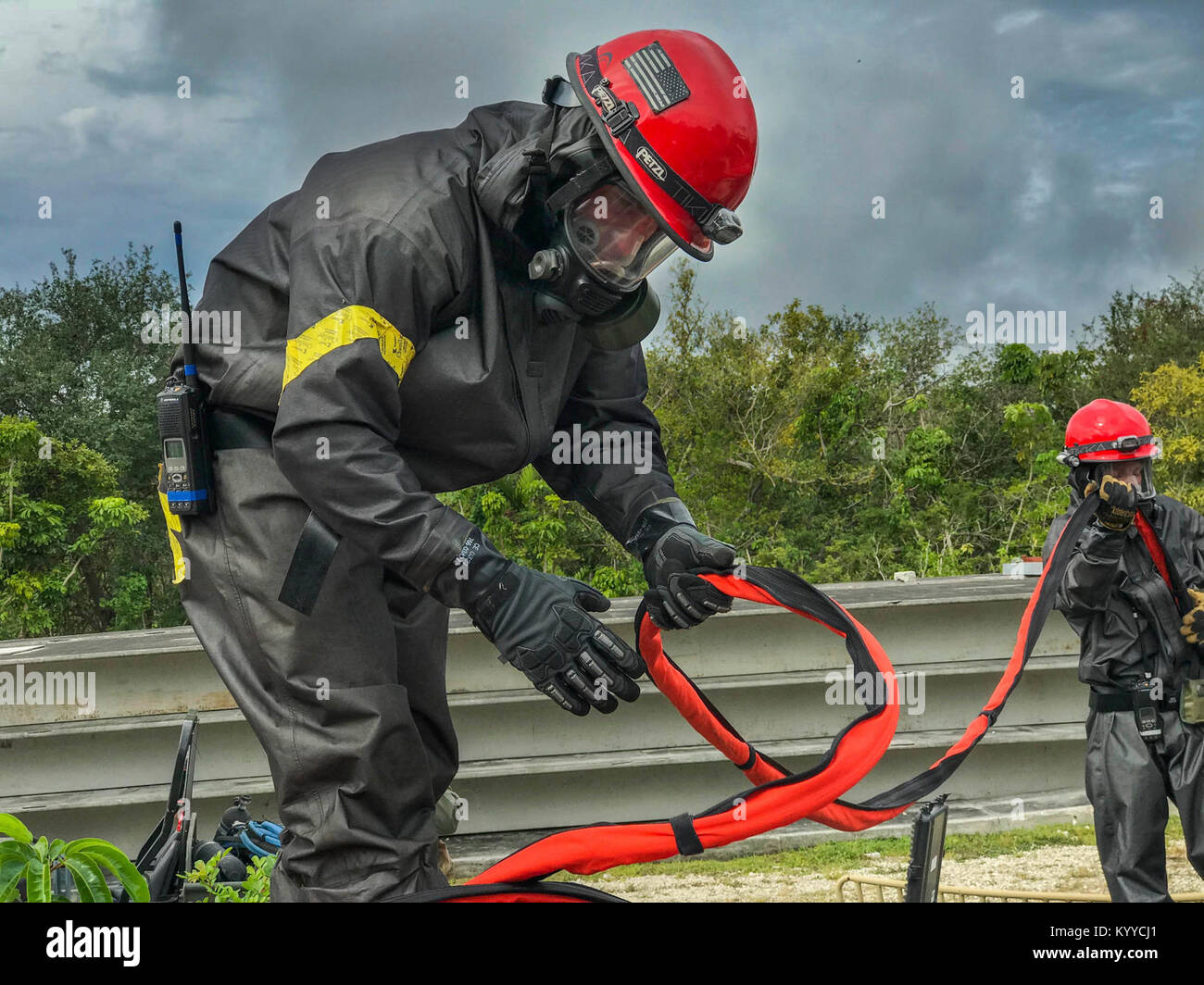 U.S. Army Reserve Soldiers with the 468th Engineer Detachment from ...