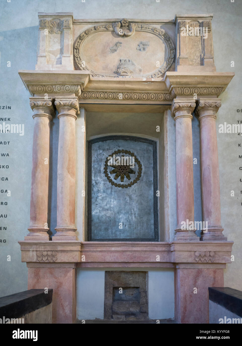 Torah Ark In Jewish Synagogue Stock Photos & Torah Ark In Jewish ...