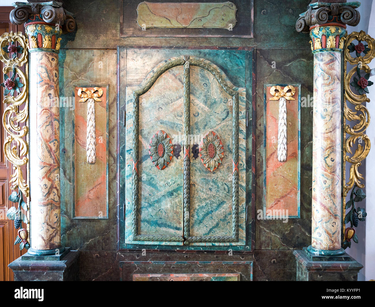 Ark of the torah hi-res stock photography and images - Alamy