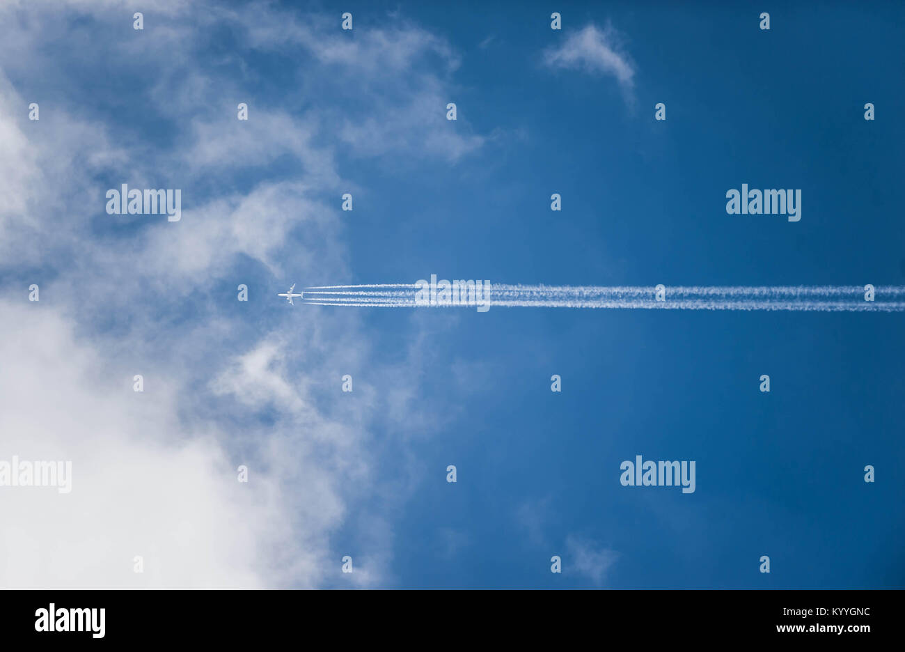 Aircraft means of transport hi-res stock photography and images - Alamy