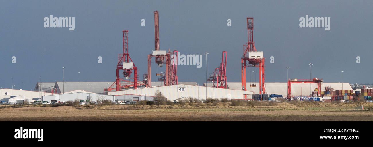 Giant docks High Resolution Stock Photography and Images - Alamy