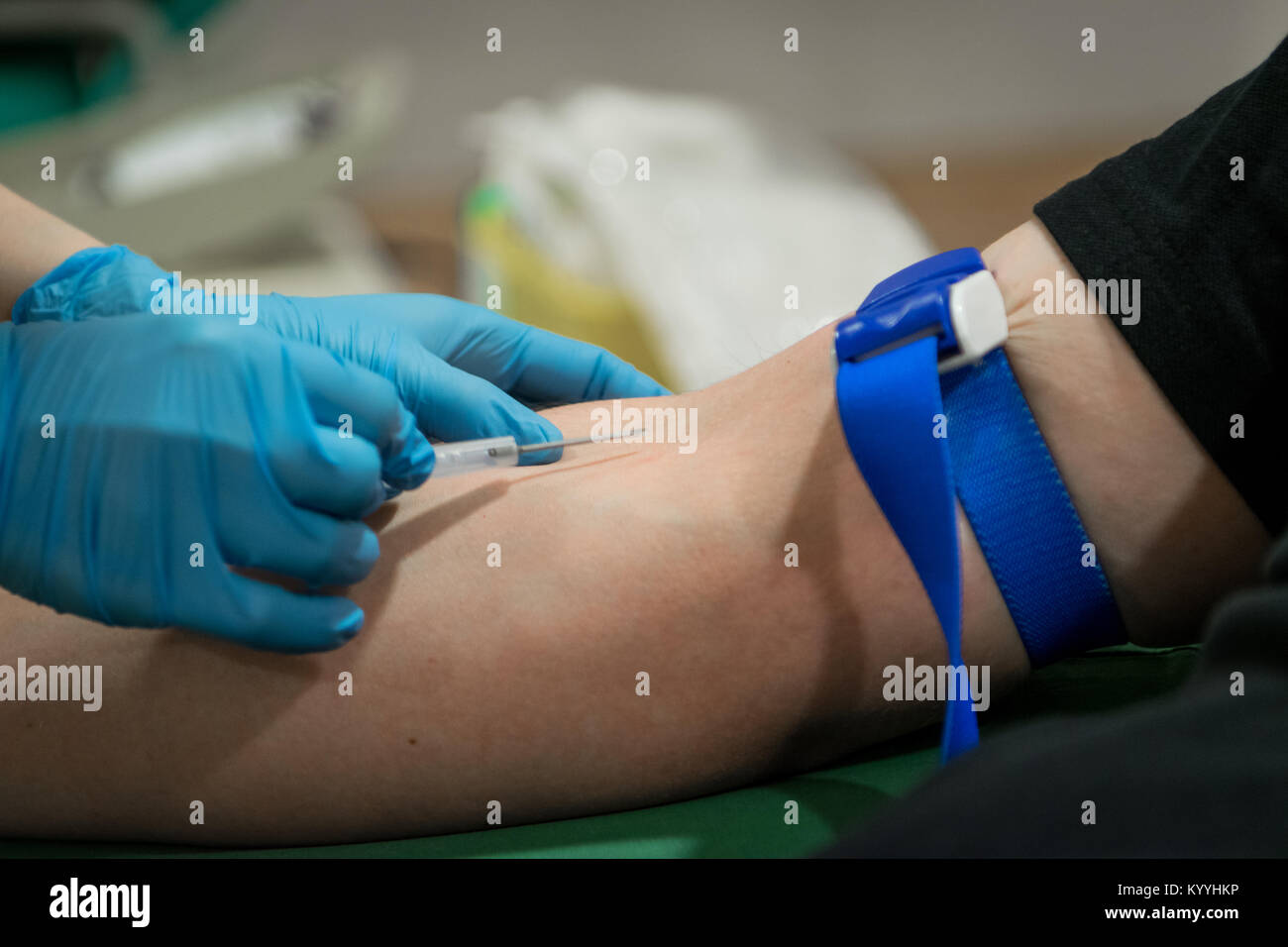 Injection and arm hi-res stock photography and images - Alamy