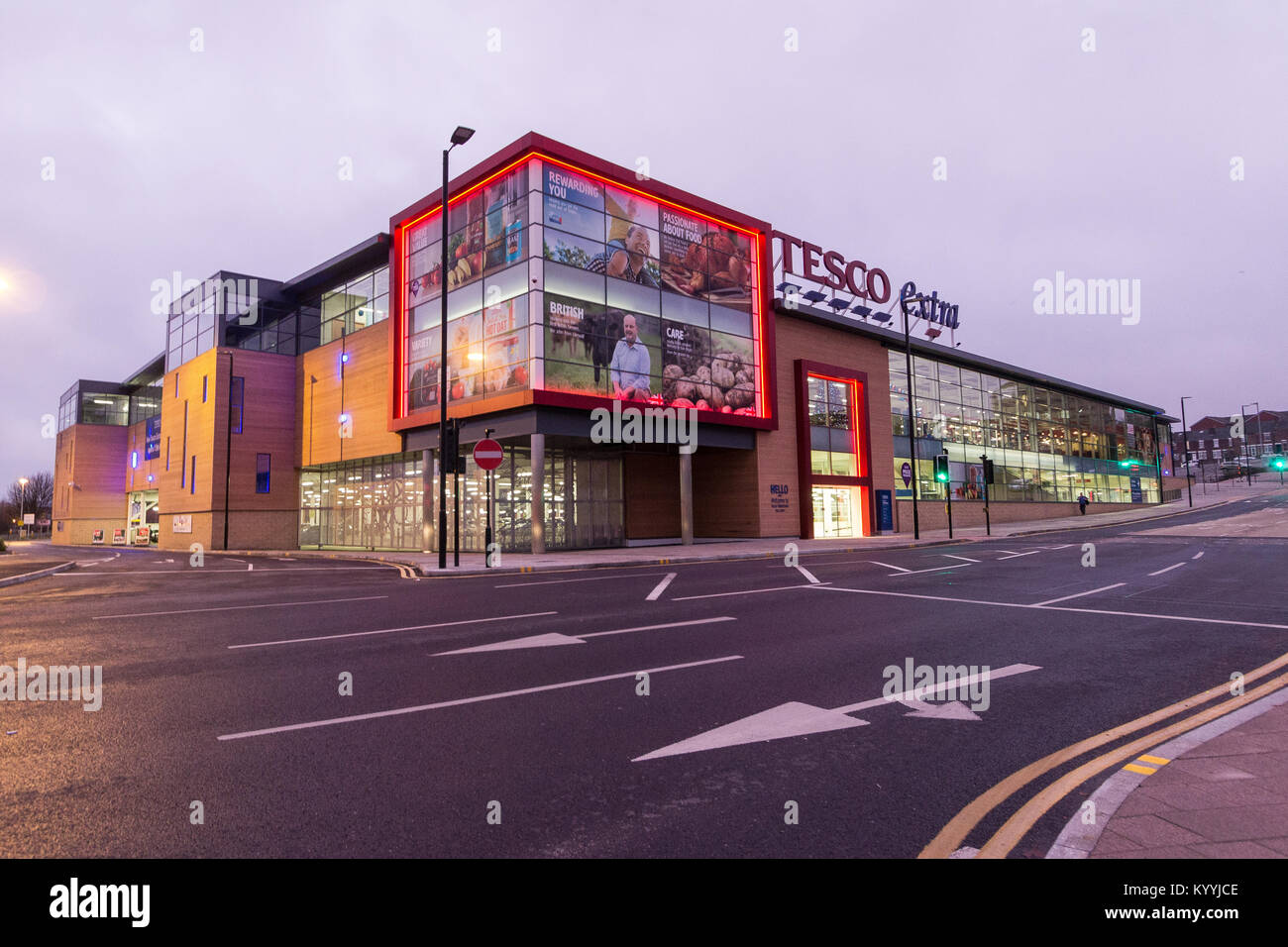 Tesco warehouse hi-res stock photography and images - Alamy