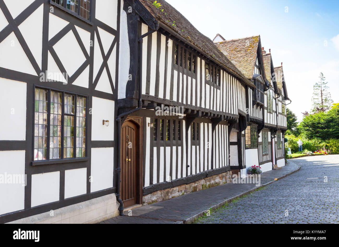 England warwickshire warwick tudor houses hi-res stock photography and ...