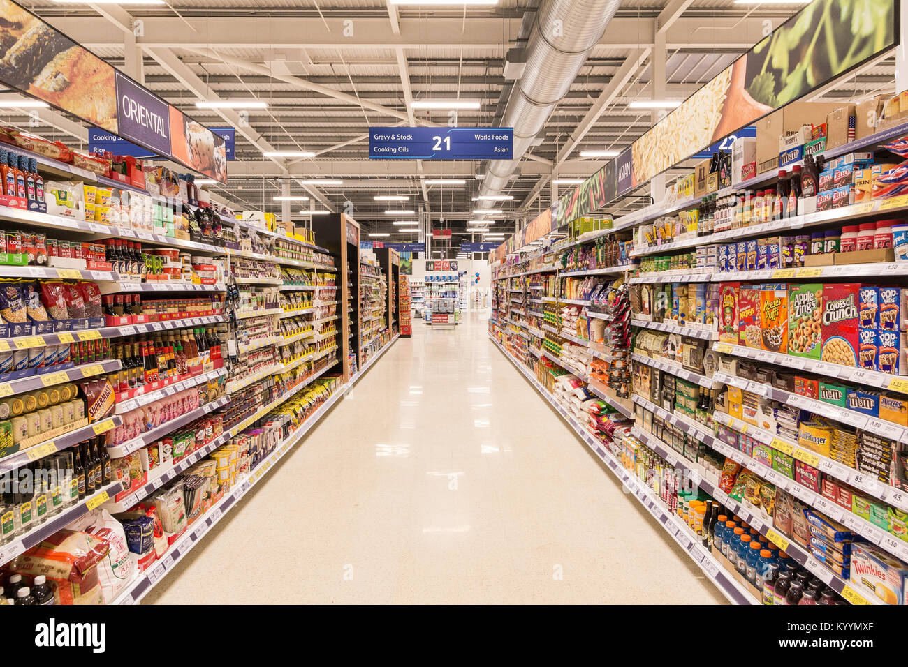 Tesco aisle hi-res stock photography and images - Alamy