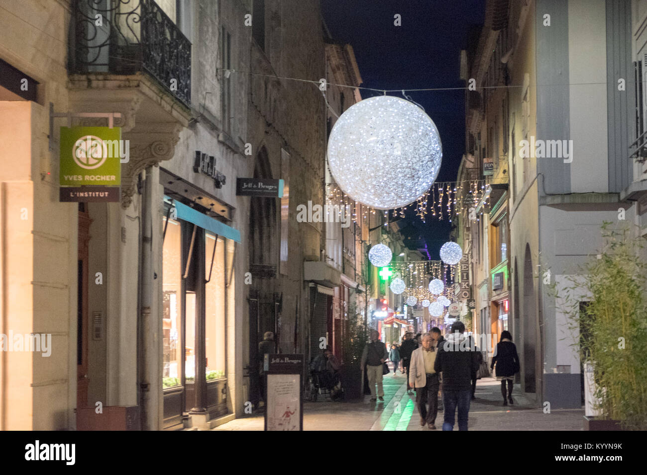 Carcassonne shops hi-res stock photography and images - Alamy