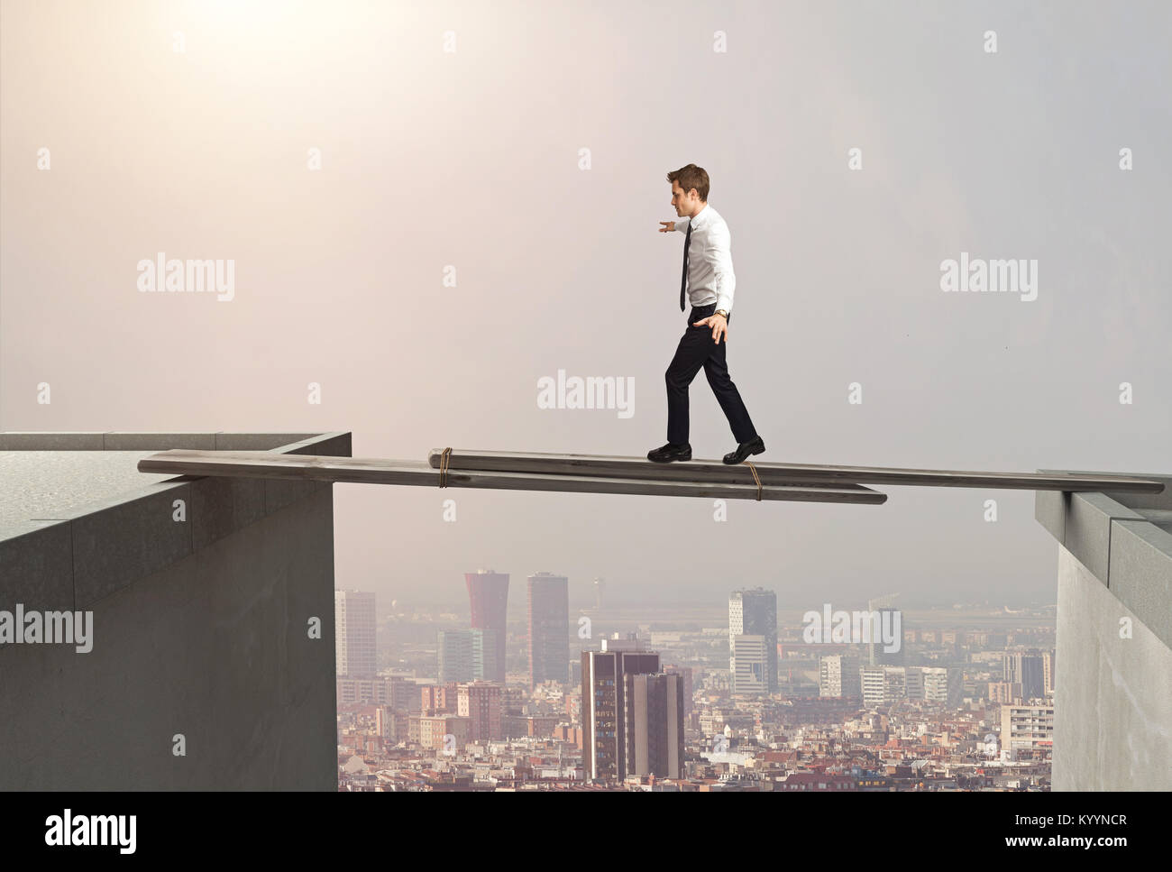 Bridge between two buildings hi-res stock photography and images - Alamy