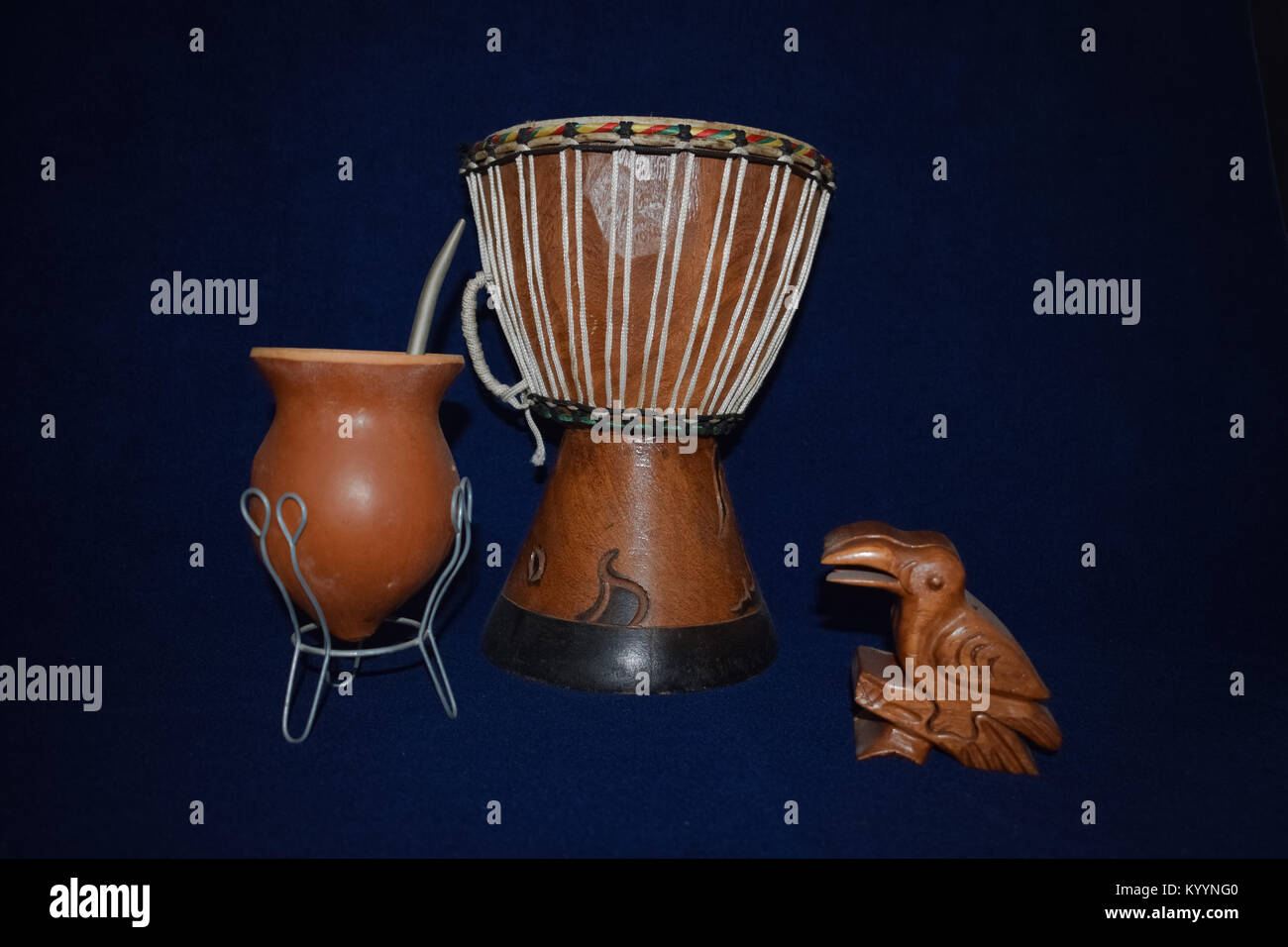 African wooden drums hi-res stock photography and images - Alamy