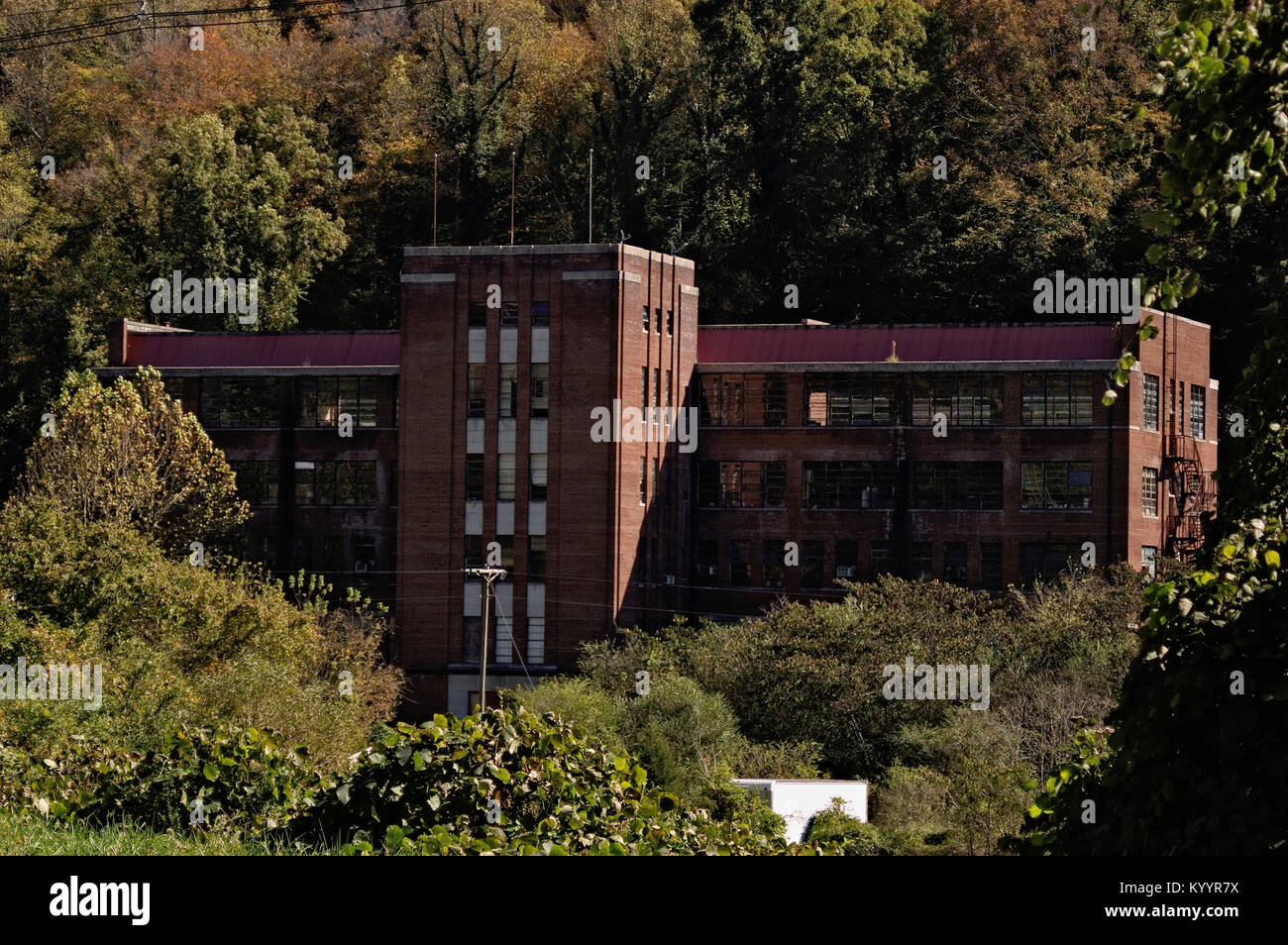 Run down hospital hi-res stock photography and images - Alamy