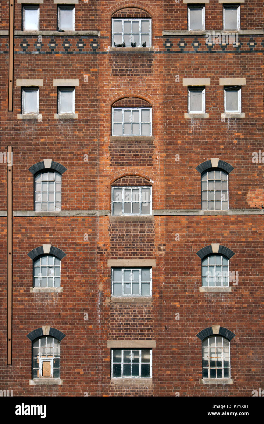British Red Brick Building Stock Photos & British Red Brick Building ...