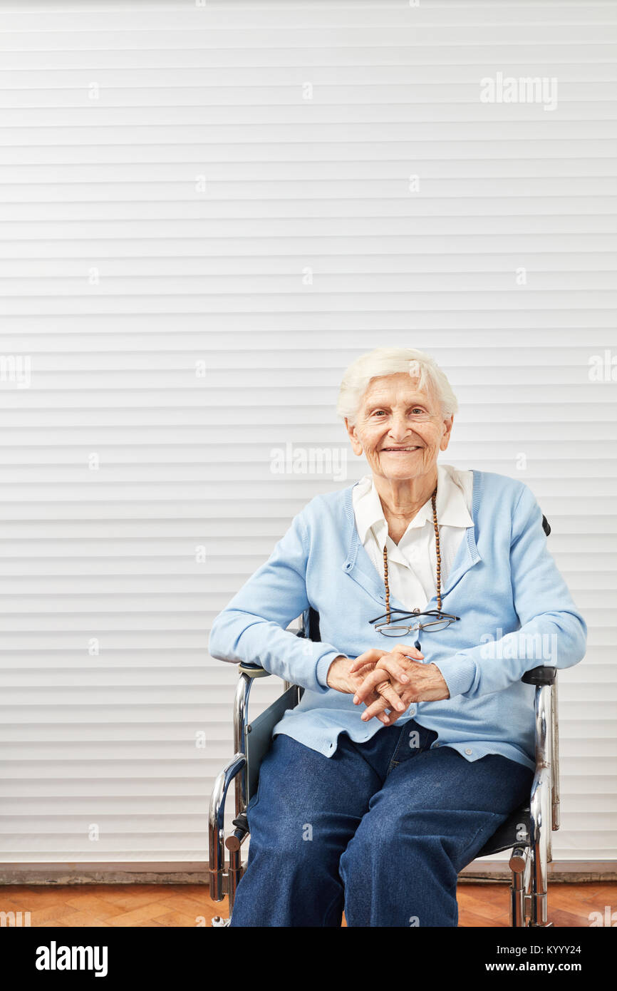 Frail seniors hi-res stock photography and images - Alamy