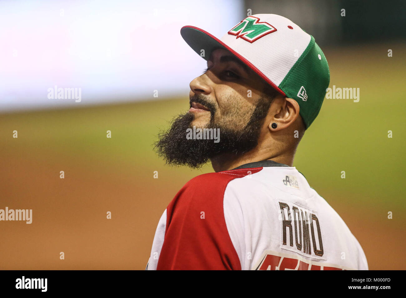 Sergio Romo pitcher de Mexico , durante el partido de beisbol de la ...
