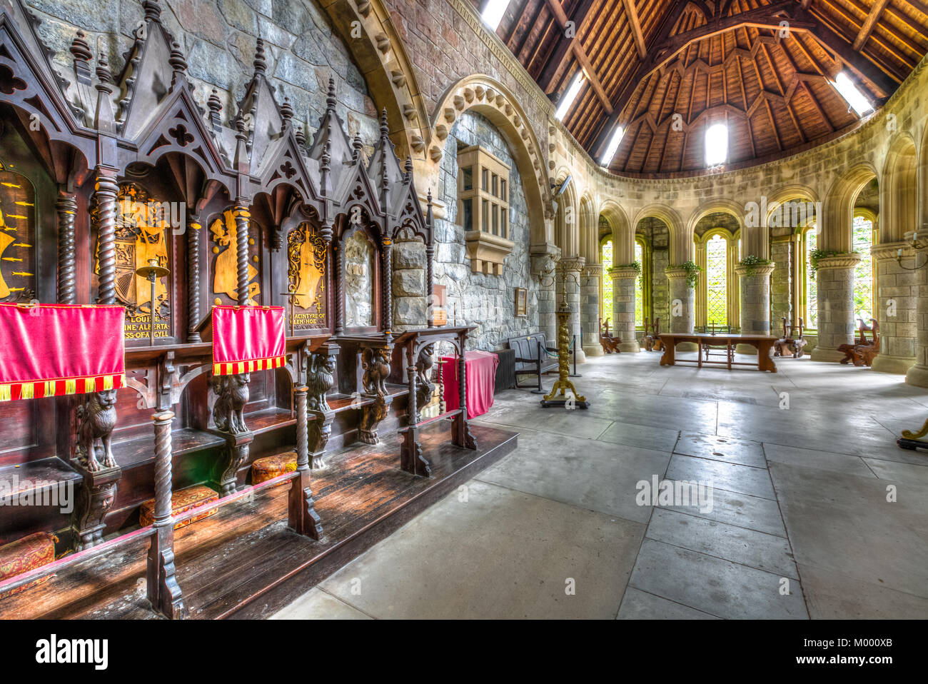 Choir chancel hi-res stock photography and images - Alamy