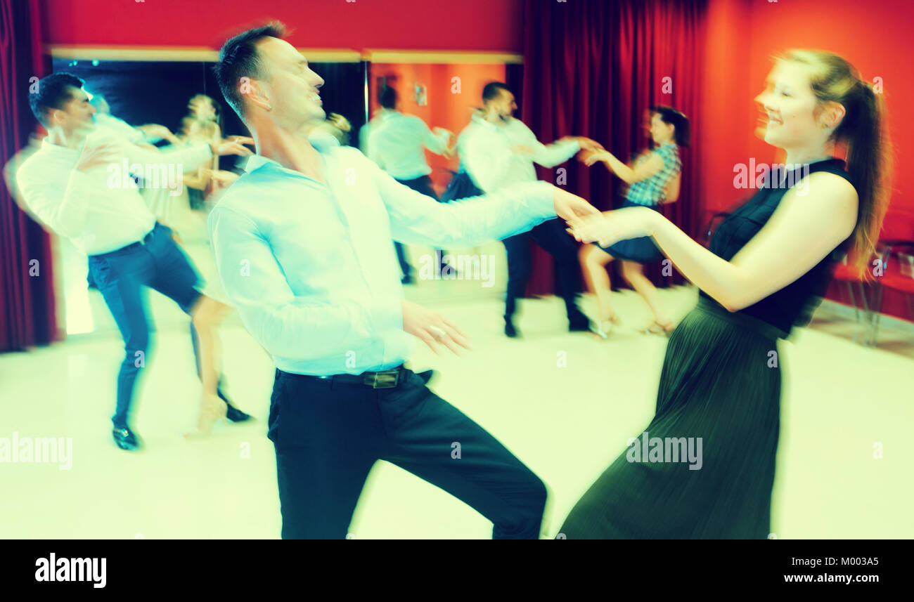 Couples practice studio dance hi-res stock photography and images - Alamy