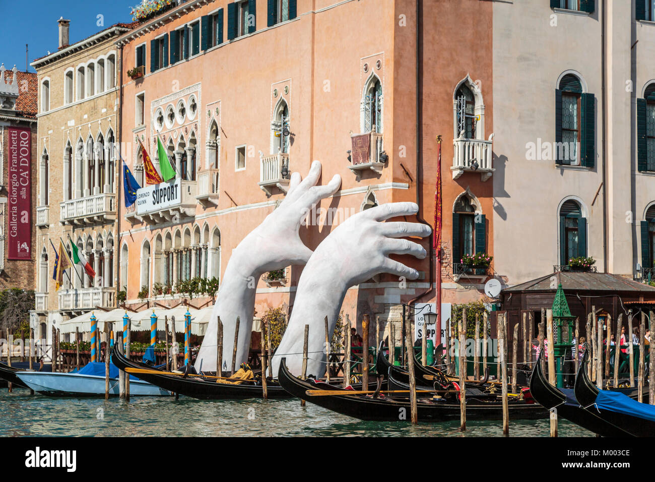 Giant hands sculpture venice hi-res stock photography and images - Alamy