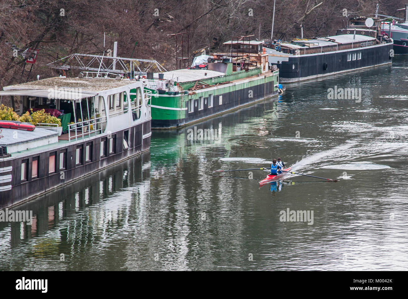 Paddle barges hi-res stock photography and images - Alamy
