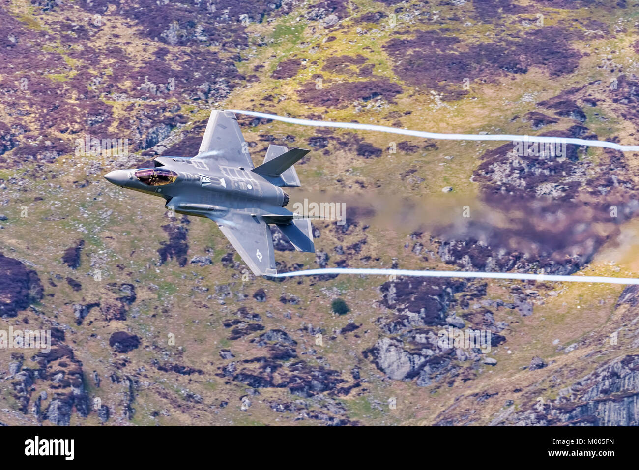 F 35 mach loop hi-res stock photography and images - Alamy