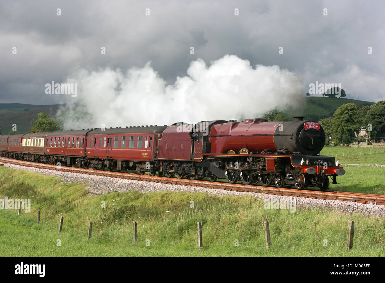 LMS Pacific Steam Locomotive No. 6201 Princess Elizabeth departs ...