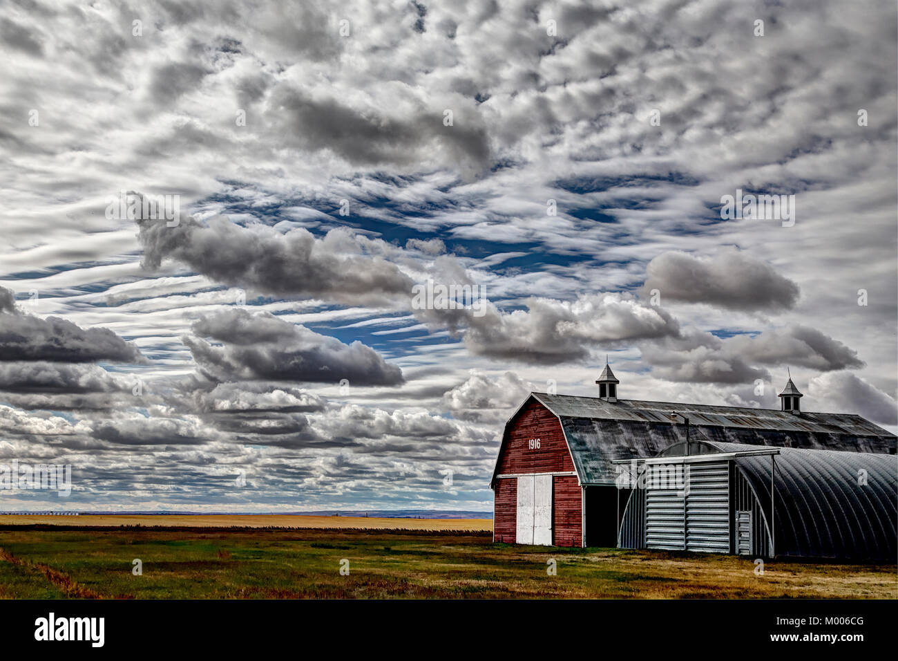 Saskatchewan Canada Landscape Rural Prairie Barn Stock Photo - Alamy