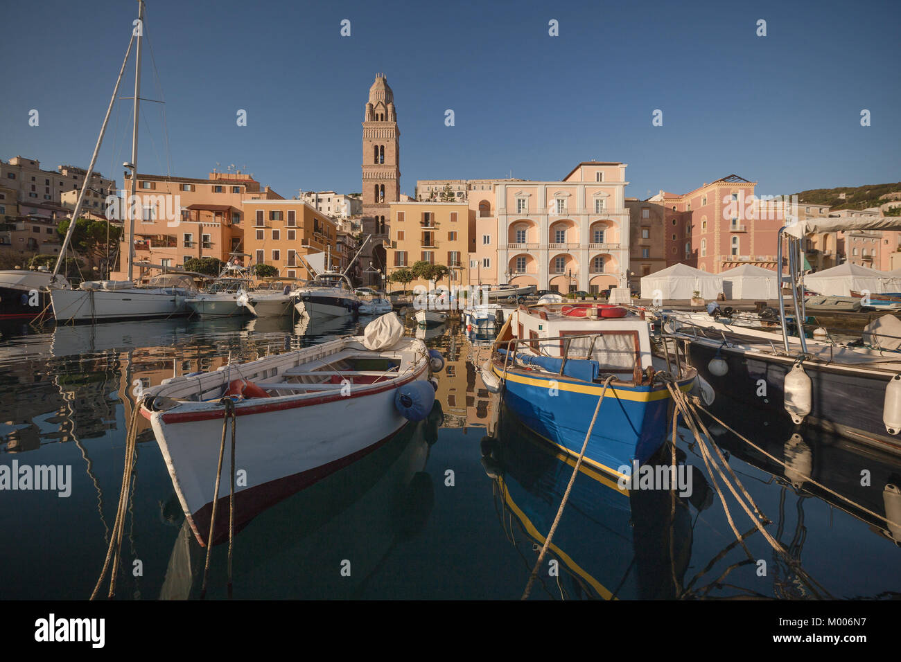 Gulf gaeta hi-res stock photography and images - Alamy