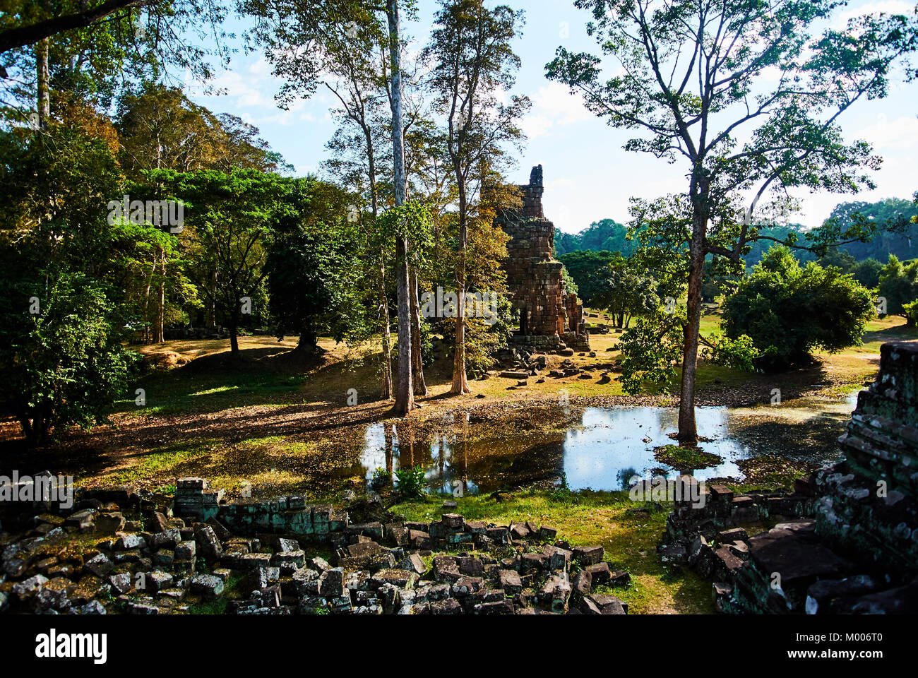 Historic building in Angkor wat Thom Cambodia Stock Photo - Alamy