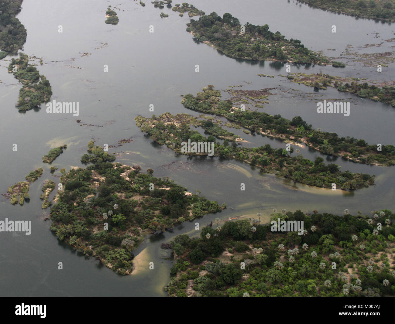 Cataract island other small islands hi-res stock photography and images ...