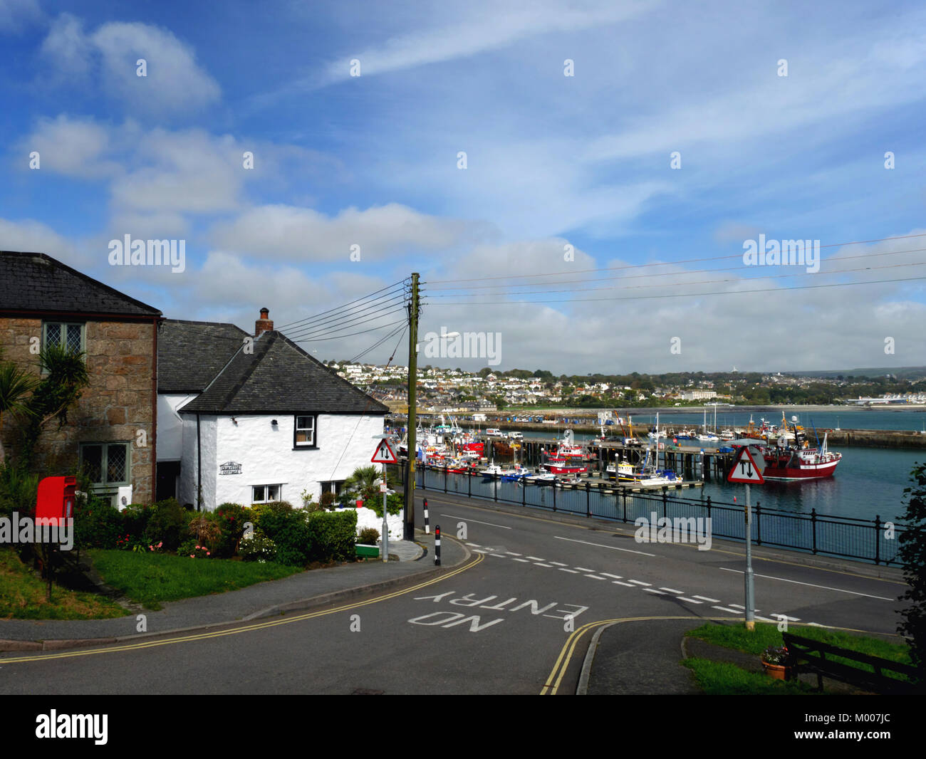 Newlyn cornwall hi-res stock photography and images - Alamy
