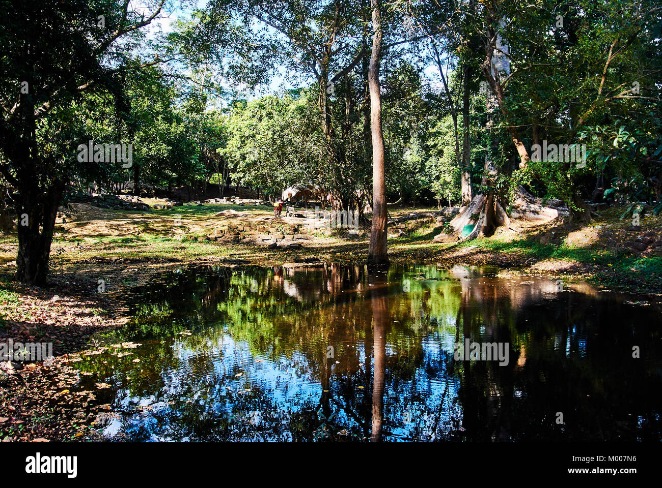 Historic building in Angkor wat Thom Cambodia Stock Photo - Alamy