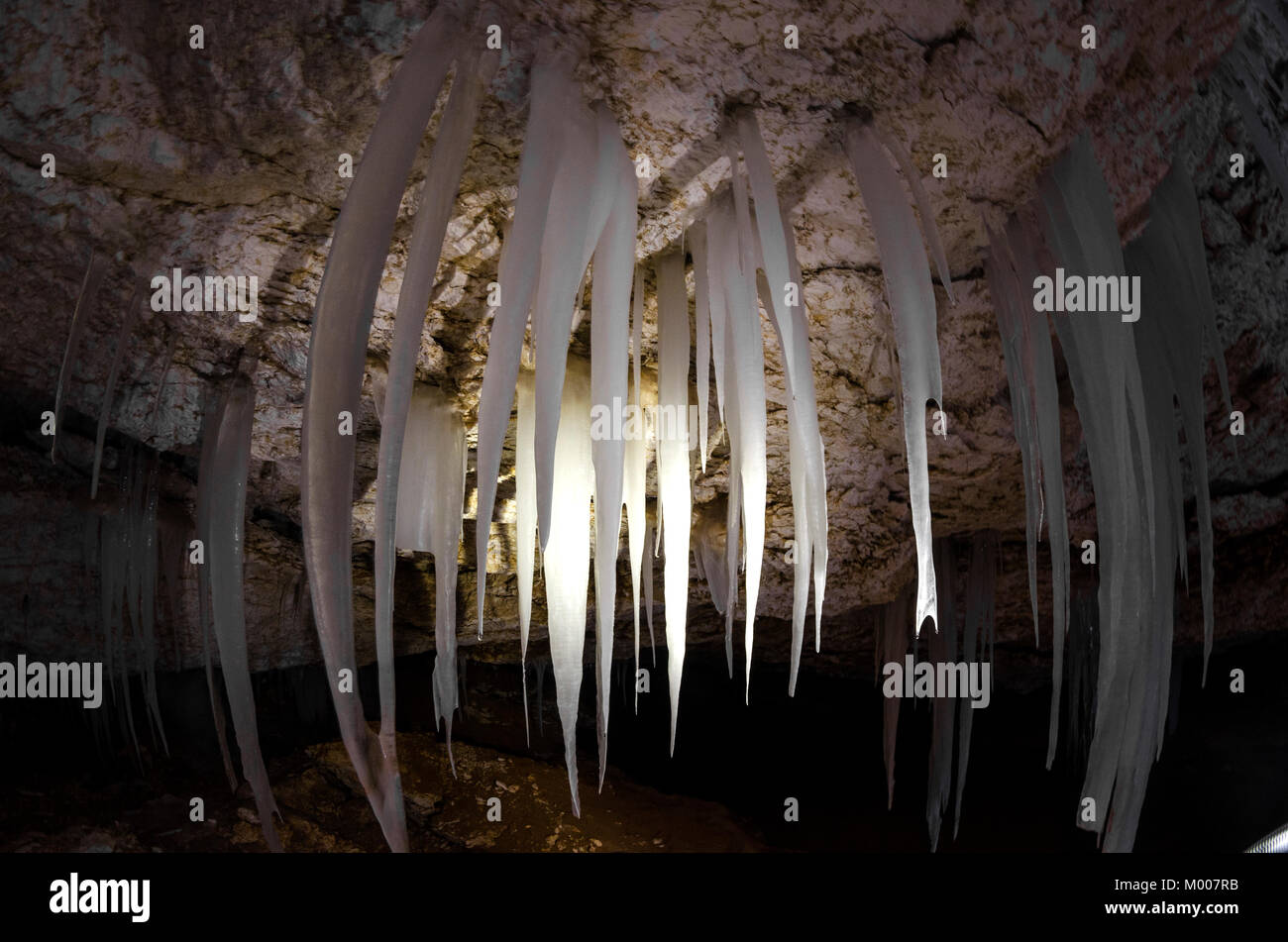 Karst caves hi-res stock photography and images - Alamy