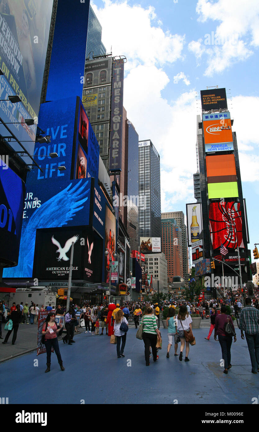 Two state square tower hi-res stock photography and images - Alamy
