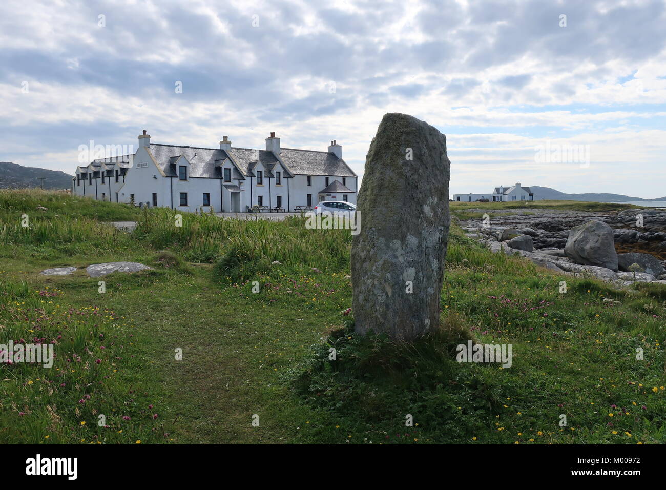 Polochar inn pub ancient standing stone The Hebridean Way The Outer ...