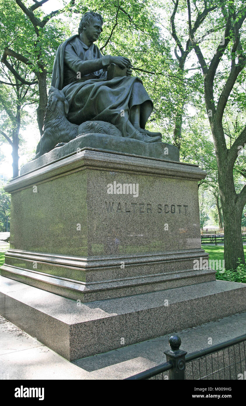 Walter scott statue hi-res stock photography and images - Alamy