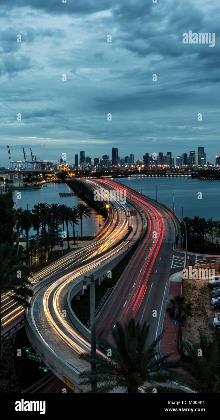 Downtown miami lifestyle hi-res stock photography and images - Alamy
