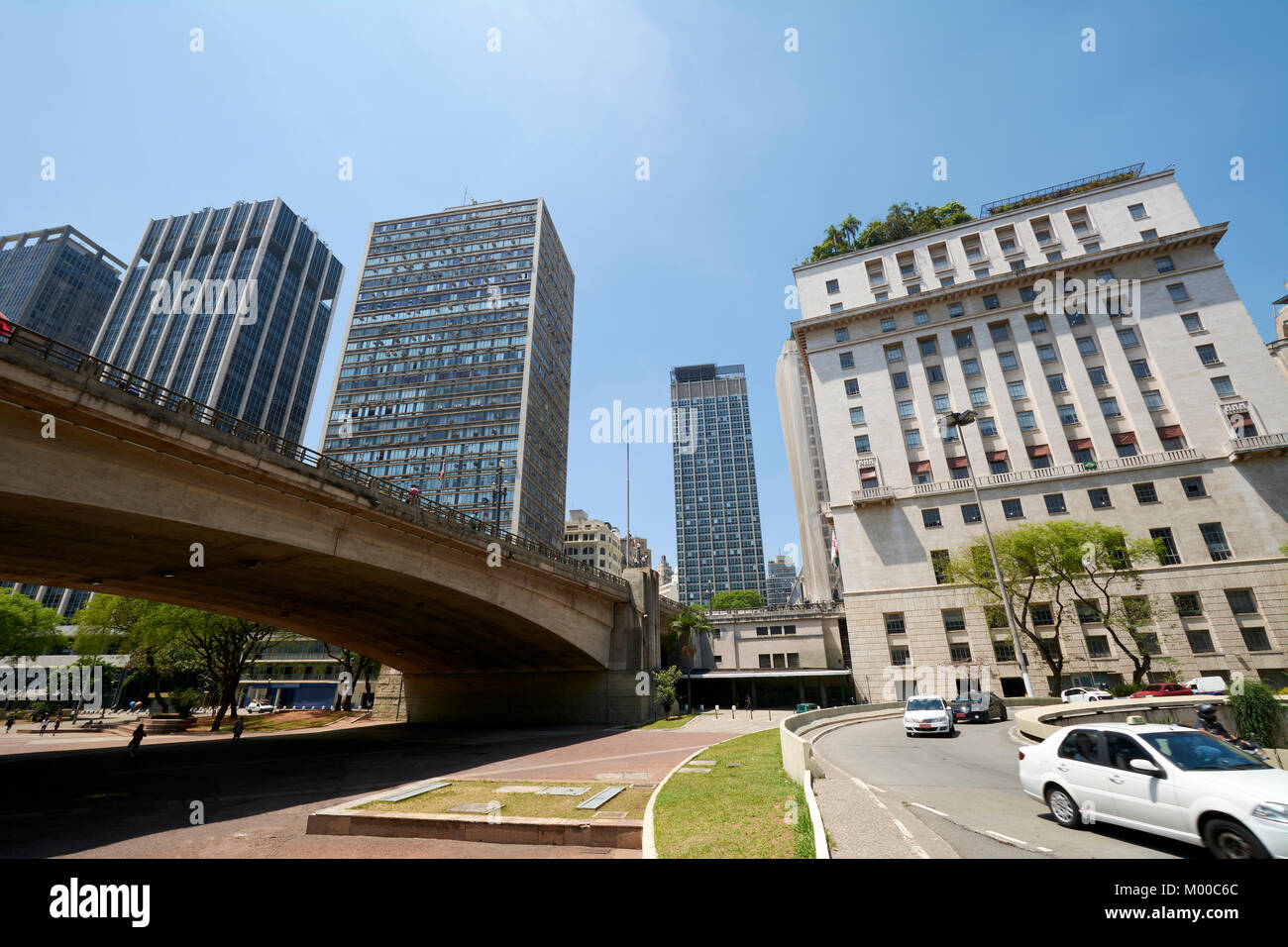 Anhangabau valley valley anhangabau hi-res stock photography and images ...