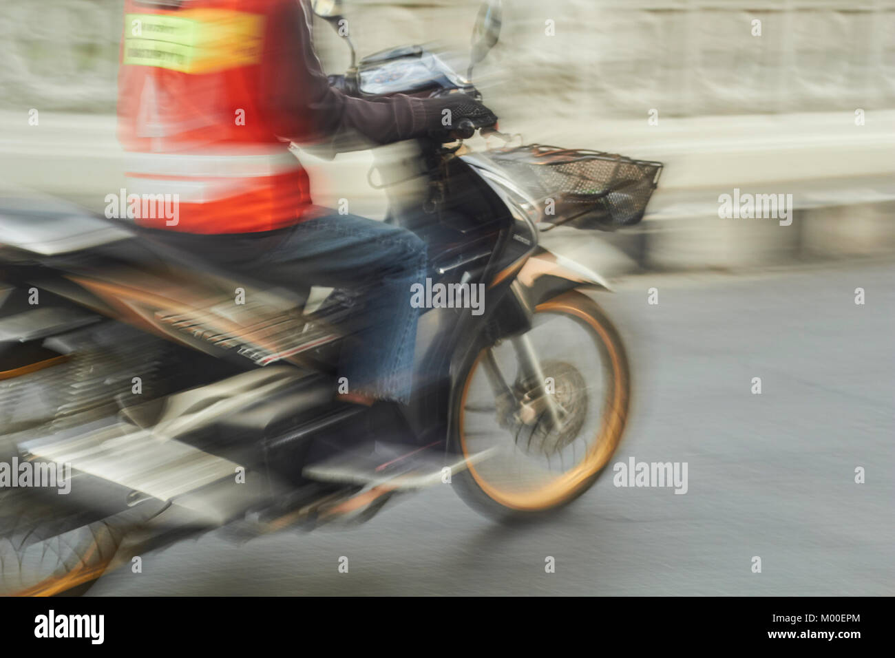 Motorcycle speeding hi-res stock photography and images - Alamy