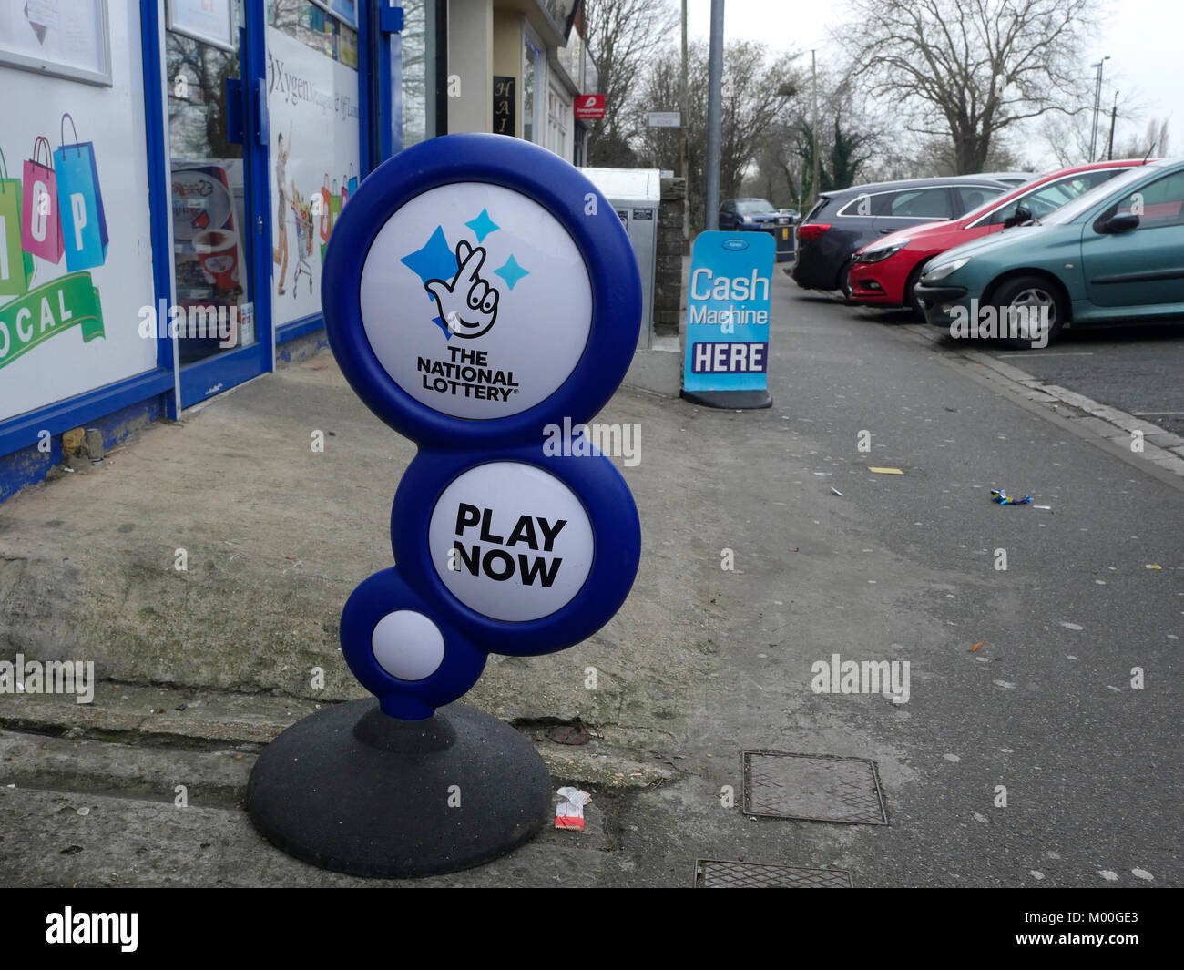 Newsagent shop signs hi-res stock photography and images - Alamy