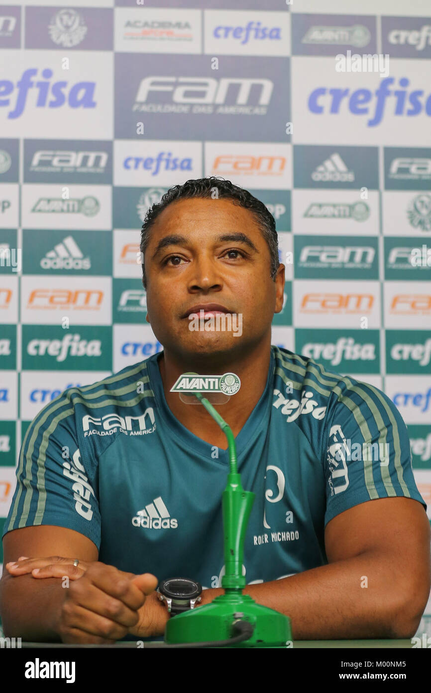 SÃO PAULO, SP - 17.01.2018: TREINO DO PALMEIRAS - The coach Roger ...