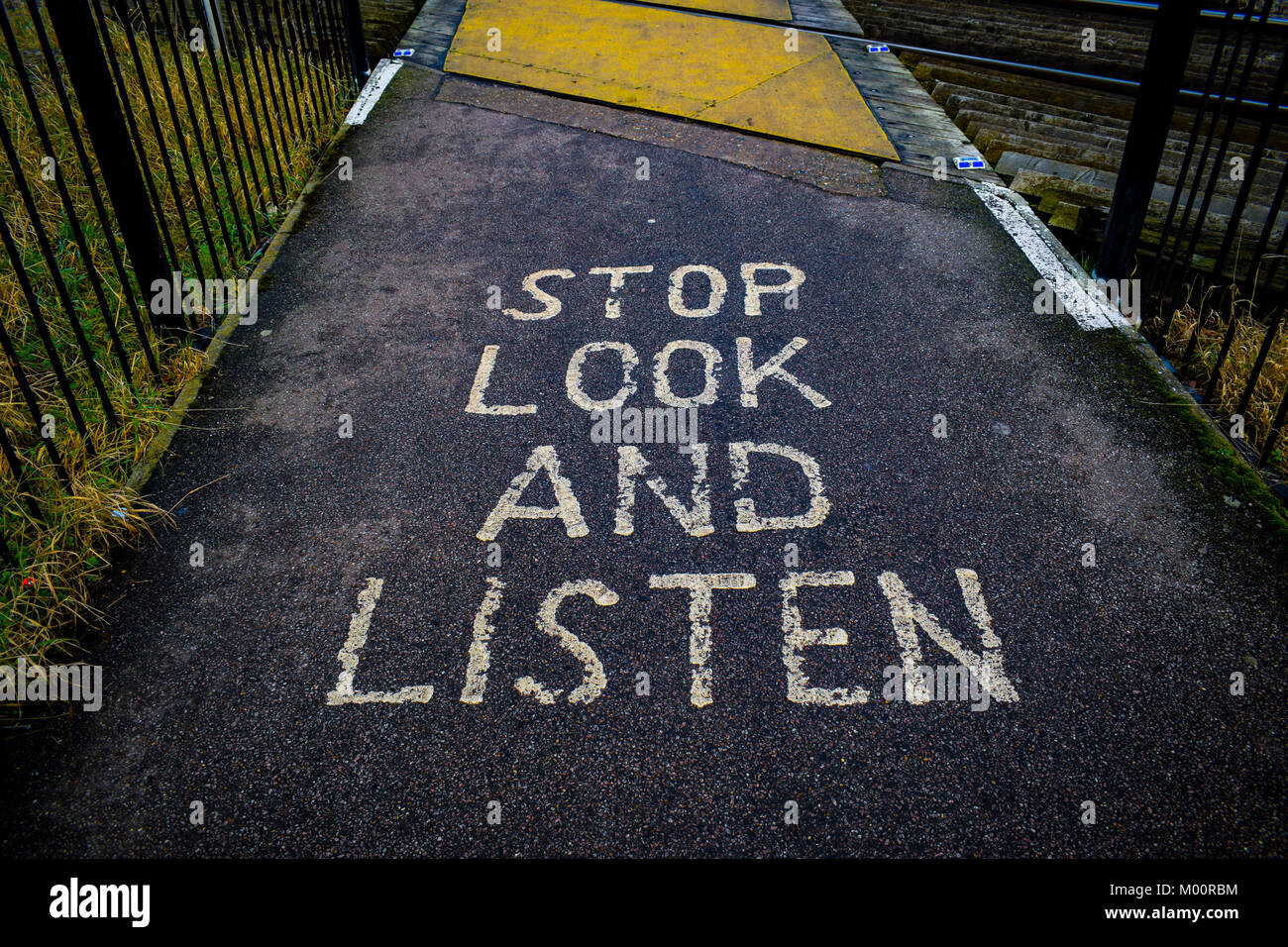 Stop look listen hi-res stock photography and images - Alamy