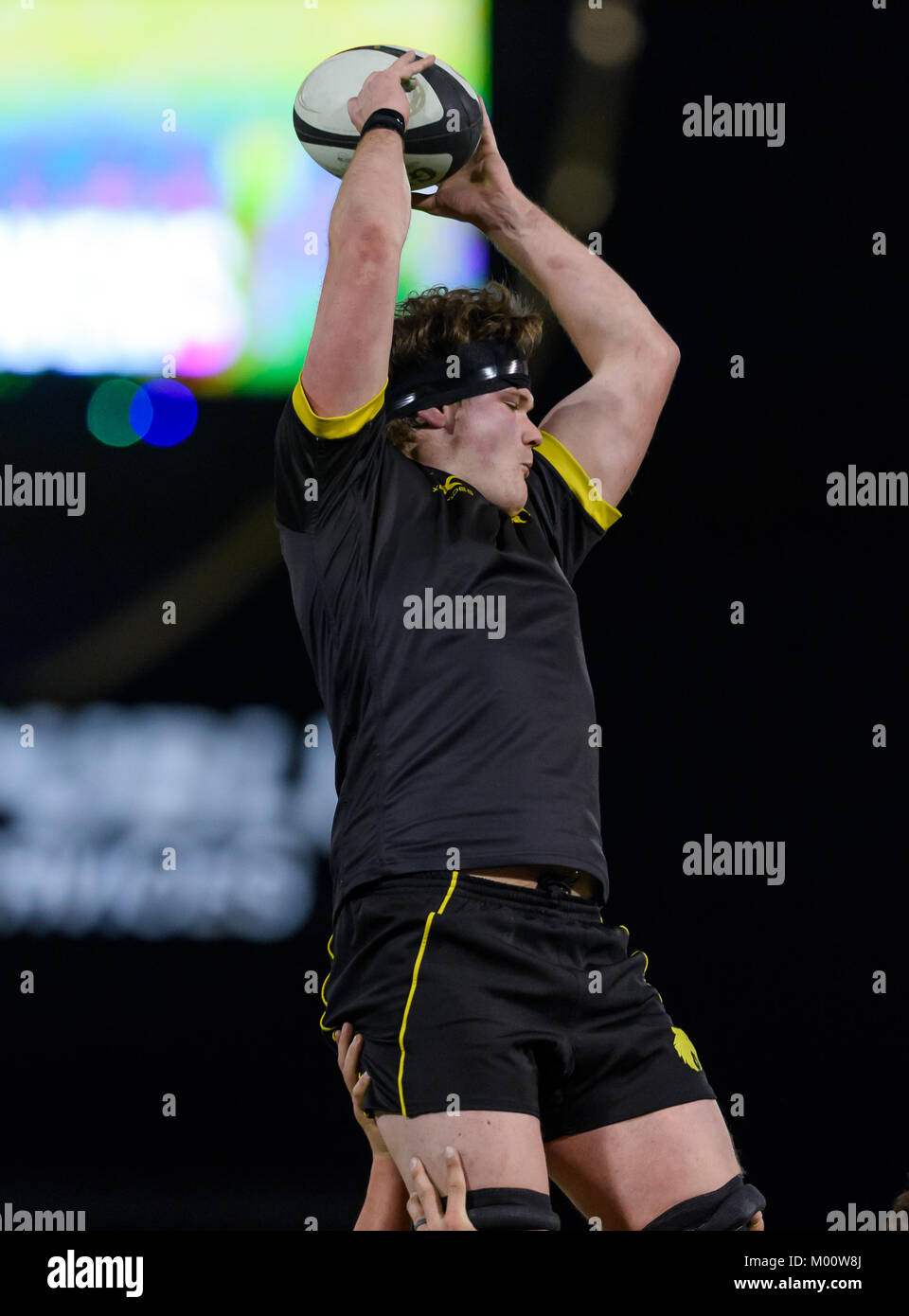 Houston SaberCats lock Charlie Hewitt (5) grabs the ball during a ...