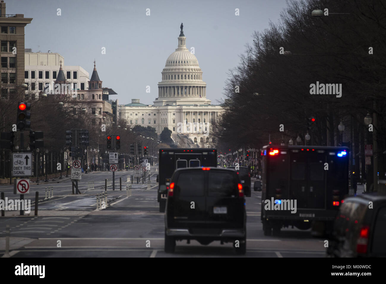 Motorcade former president donald hi-res stock photography and images ...