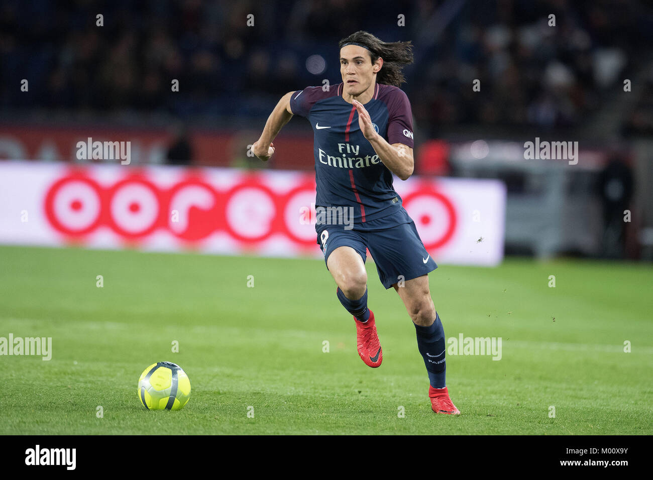 Paris. 17th Jan, 2018. Edinson Cavani from Paris Saint-Germain competes ...