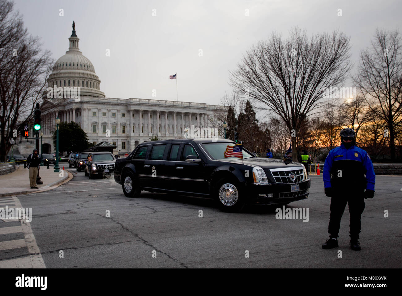 Washington, USA. 17th Jan, 2018. President Donald Trump's motorcade ...